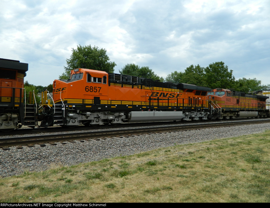 BNSF 6857